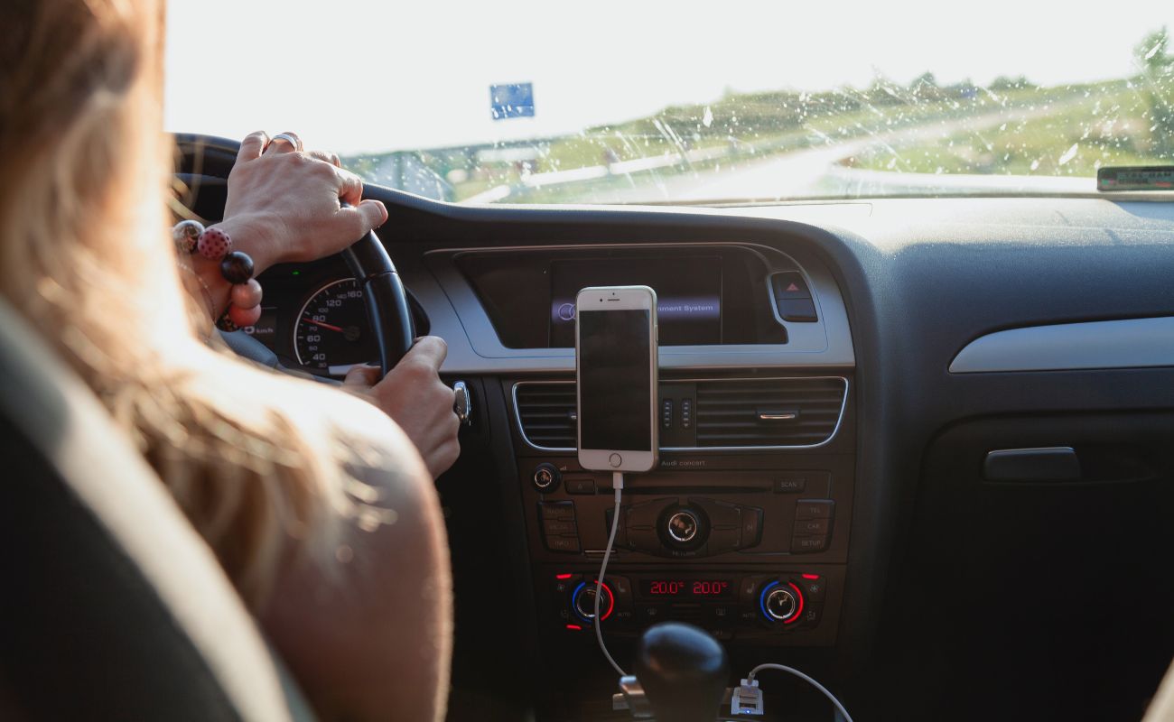 New driver distraction rules - CIE Legal